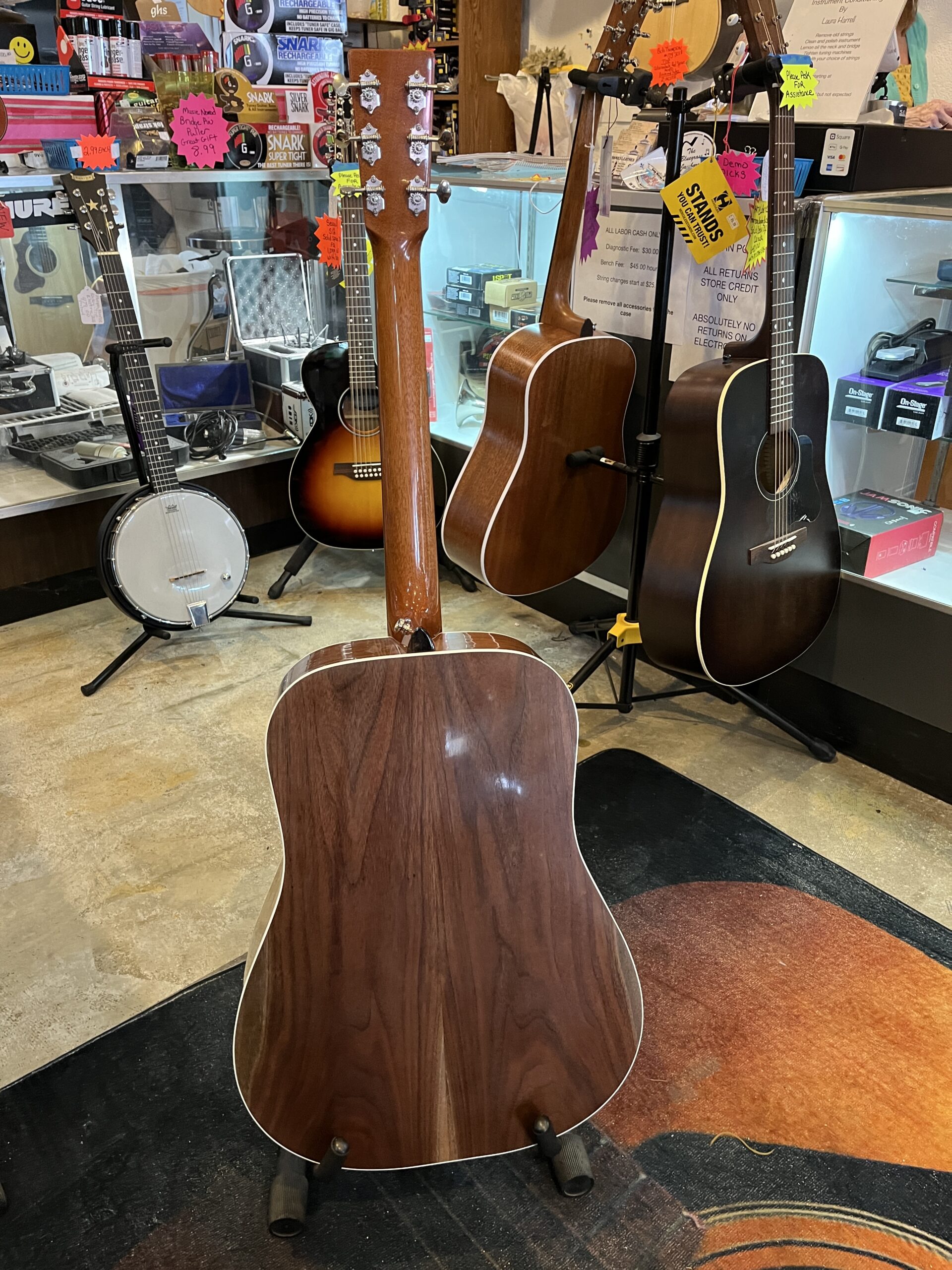 Bob Thompson Guitars – The Jubilee Music Store